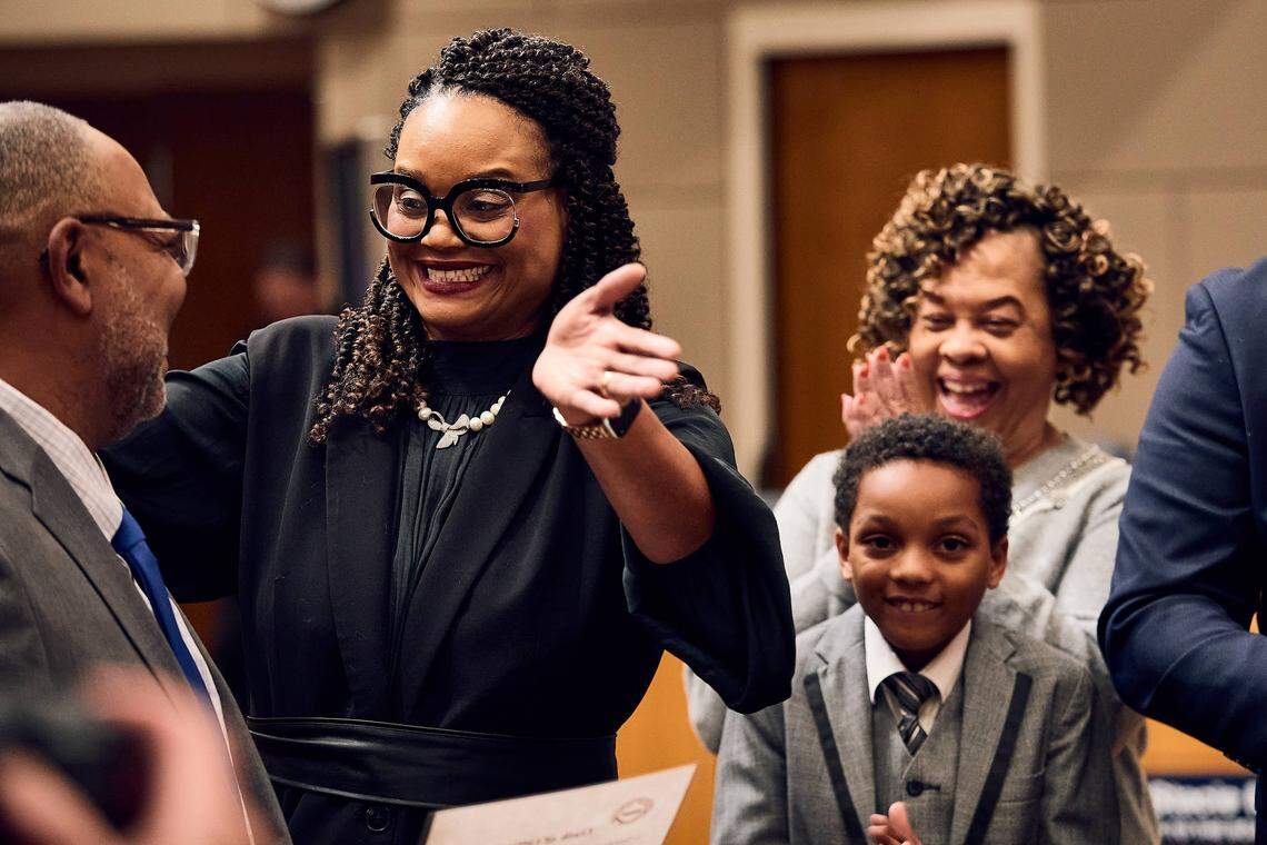 Six members sworn in to Charlotte-Mecklenburg school board | Charlotte ...