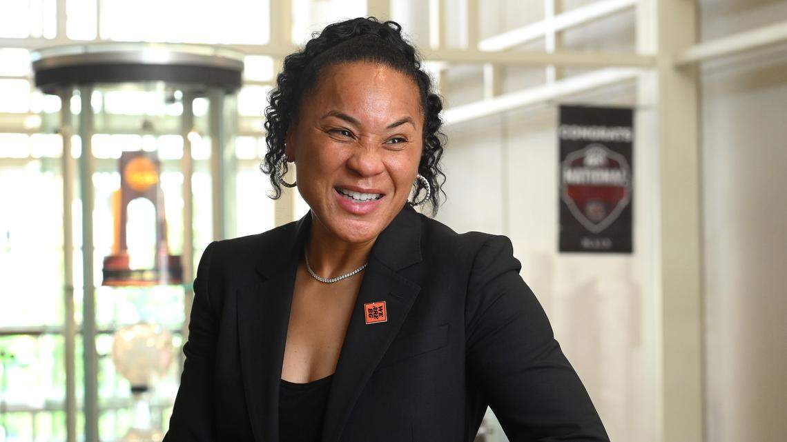 Columbia SC Dawn Staley USC women’s basketball statue planned | The State