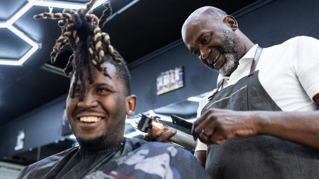 D-1 basketball player uses NIL for father to open barber shop in ...
