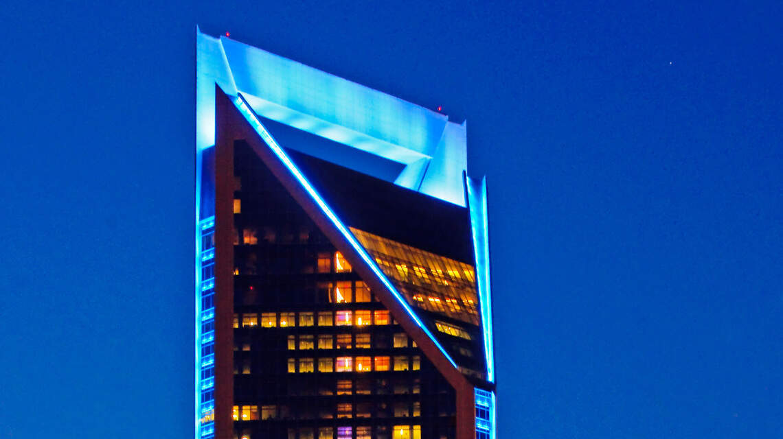 Wells Fargo tower sign installation in Charlotte postponed | Charlotte ...