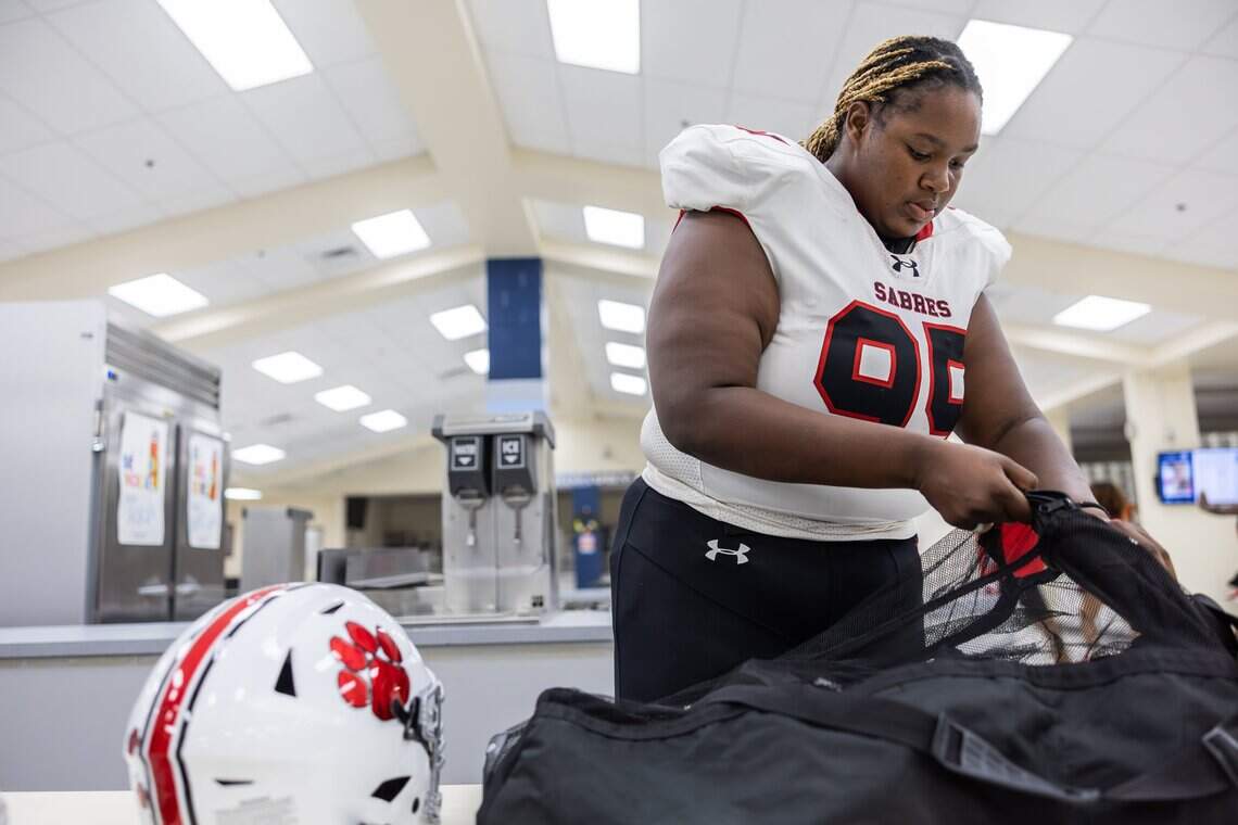 Meet South Meck football player Yazmine Beverly | Charlotte Observer