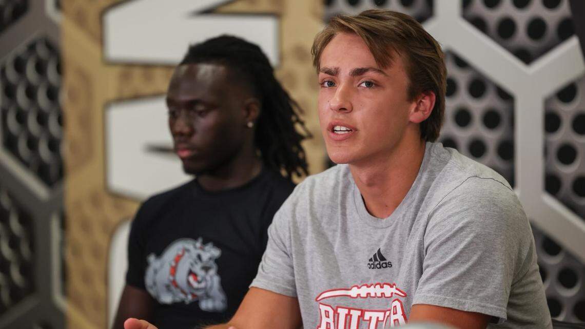 Zach Lawrence is Butler High’s cerebral quarterback | Charlotte Observer