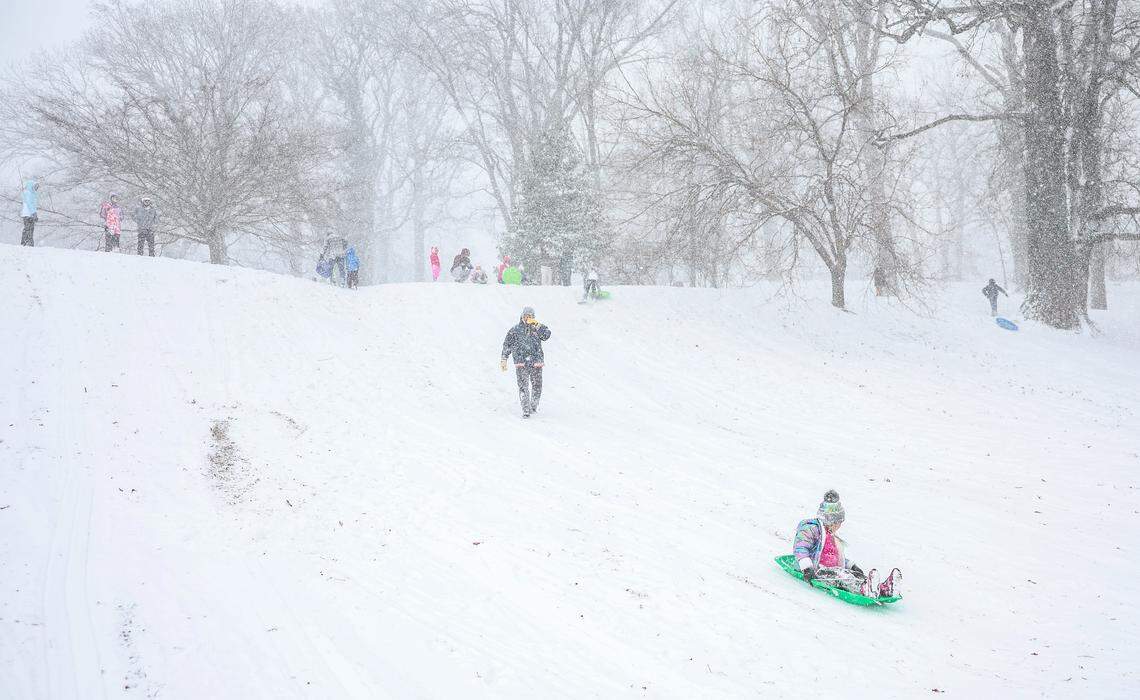 Charlotte NC weather: Snow photos, videos from Bomb Cyclone | Charlotte ...