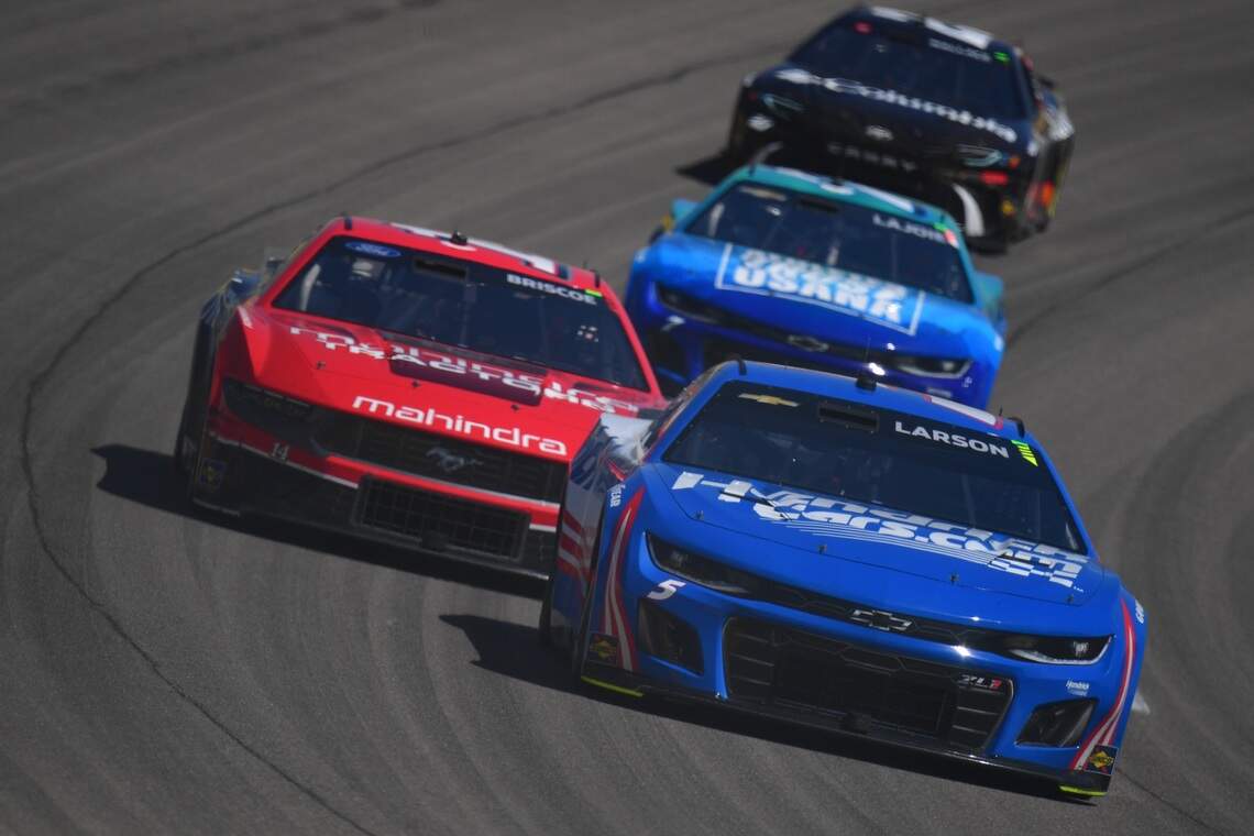 Live updates: NASCAR Cup Series race Las Vegas. Who winning ...