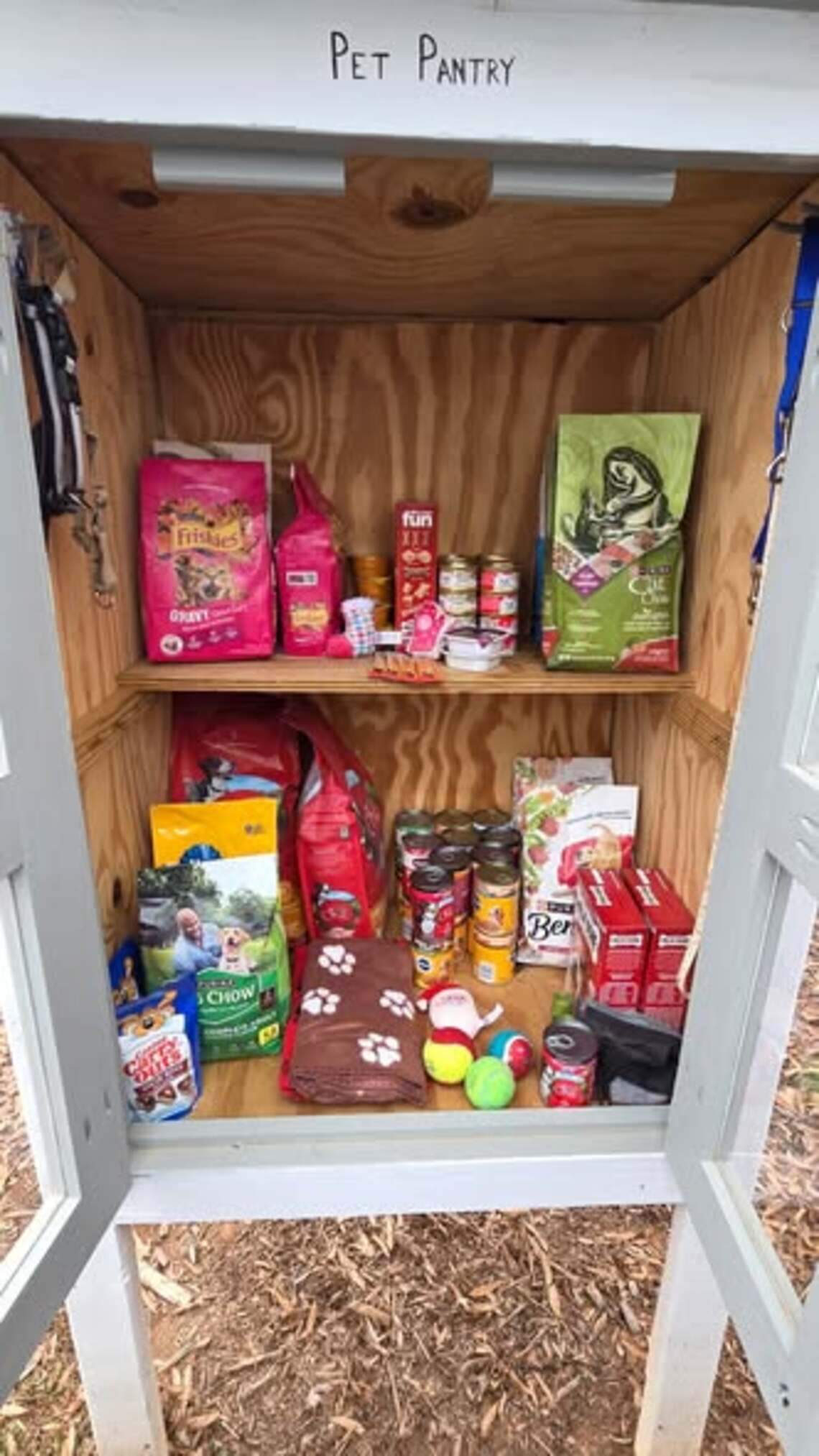 Pet food emptied from Lake Norman pet pantry, police say. | Charlotte ...