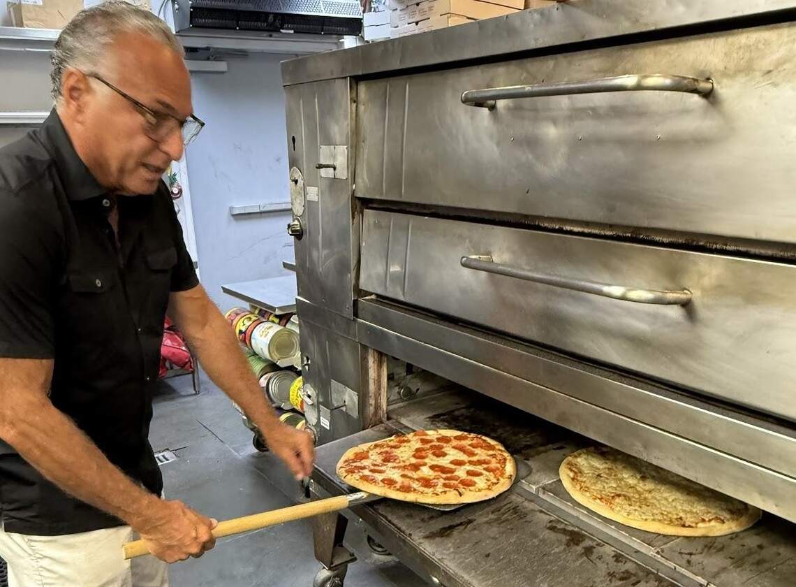 Mario’s delivers dependable pizza and charm in Matthews | Charlotte ...
