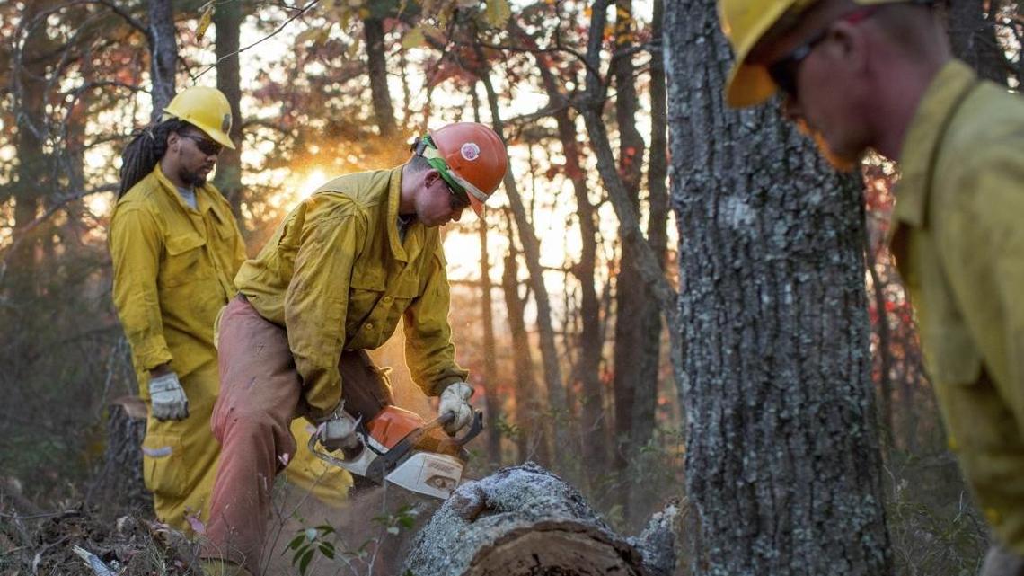 Winds fuel Chimney Rock fire as residents return | Charlotte Observer