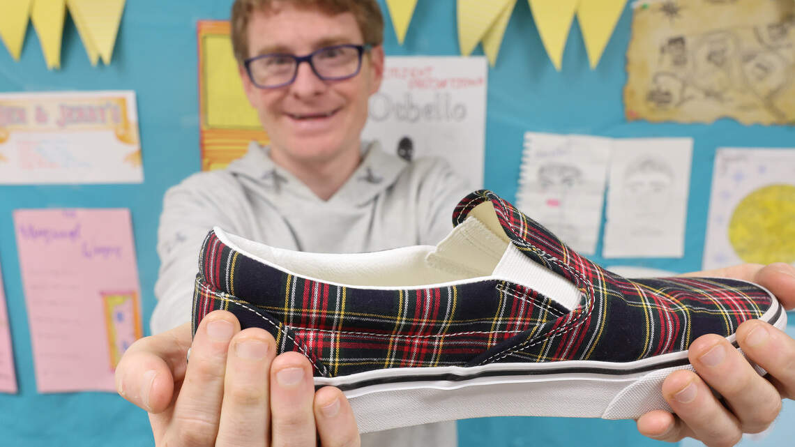 Providence HS teacher moved to tears by students' viral gift ...